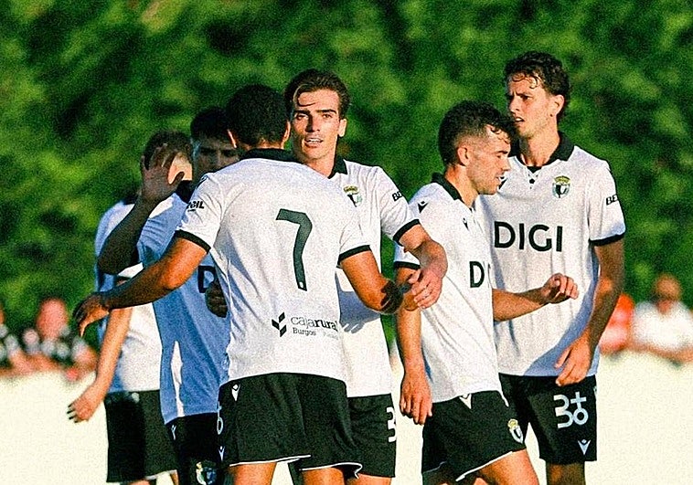 Emiliajolie nudes leaked set-up for the meet up was very