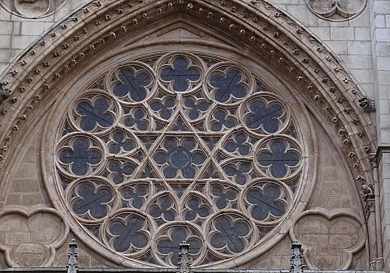 El símbolo esotérico y alquímico que se puede encontrar en la catedral ...