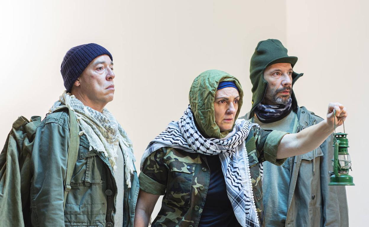 La «invocación al antibelicismo» de 'Madre' llega al Teatro Guiniguada ...