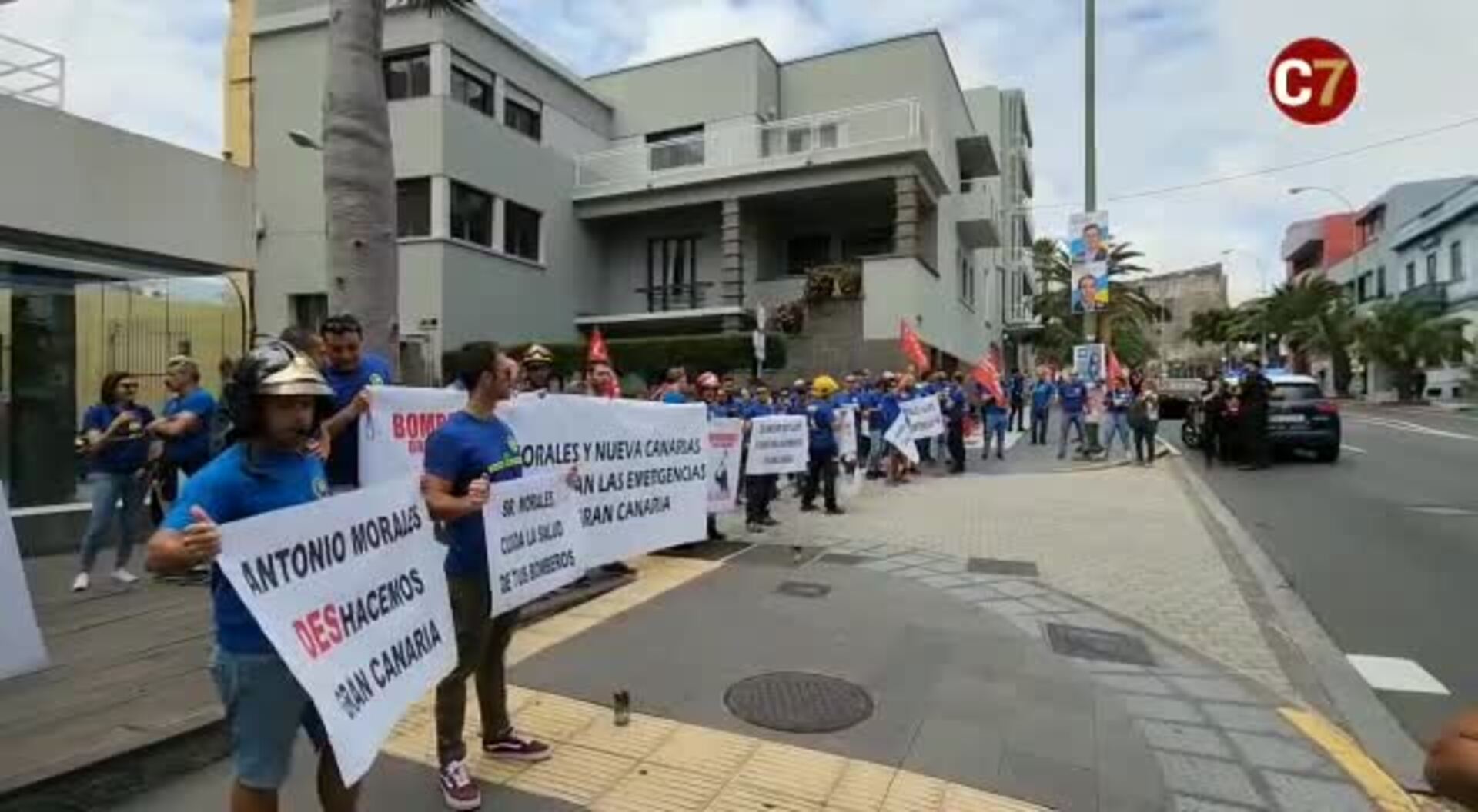 Los bomberos salen a la calle desMoralizados | Canarias7
