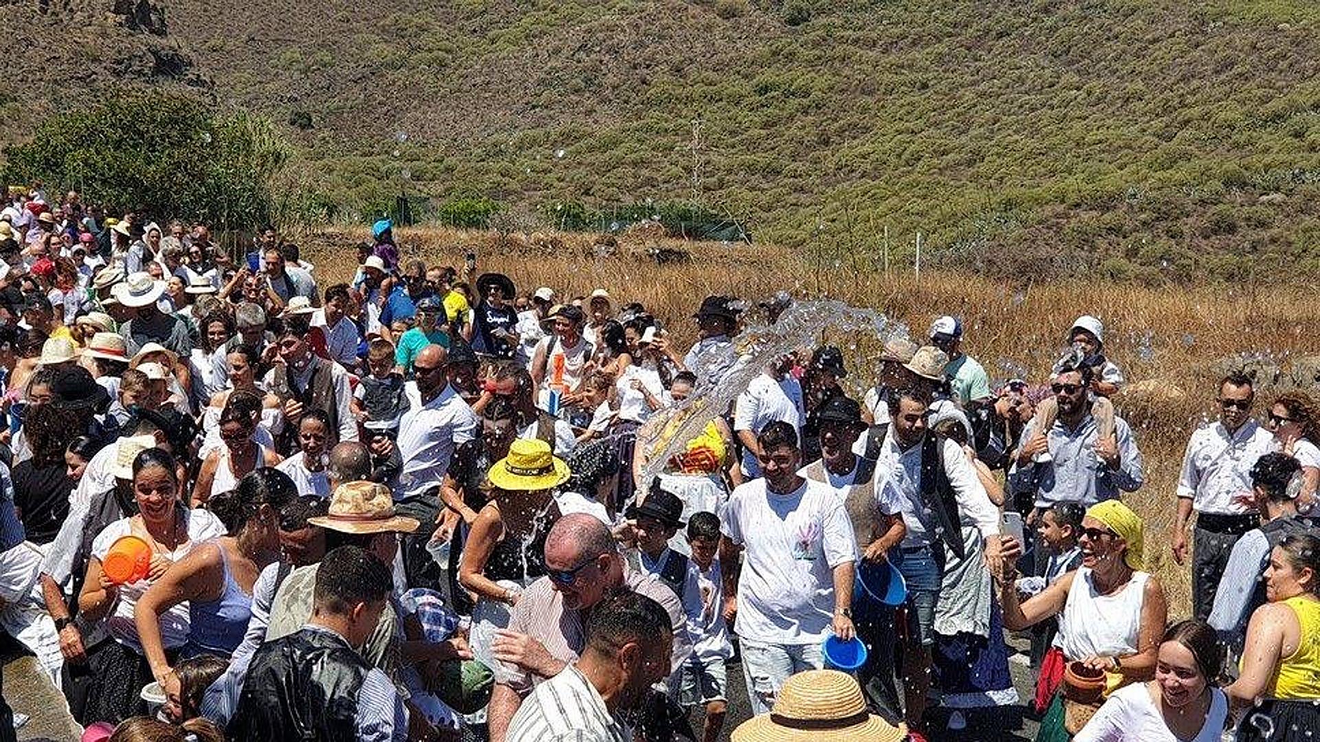 Cita en Lomo Magullo para la Traída del Agua: A las 11 y con ...