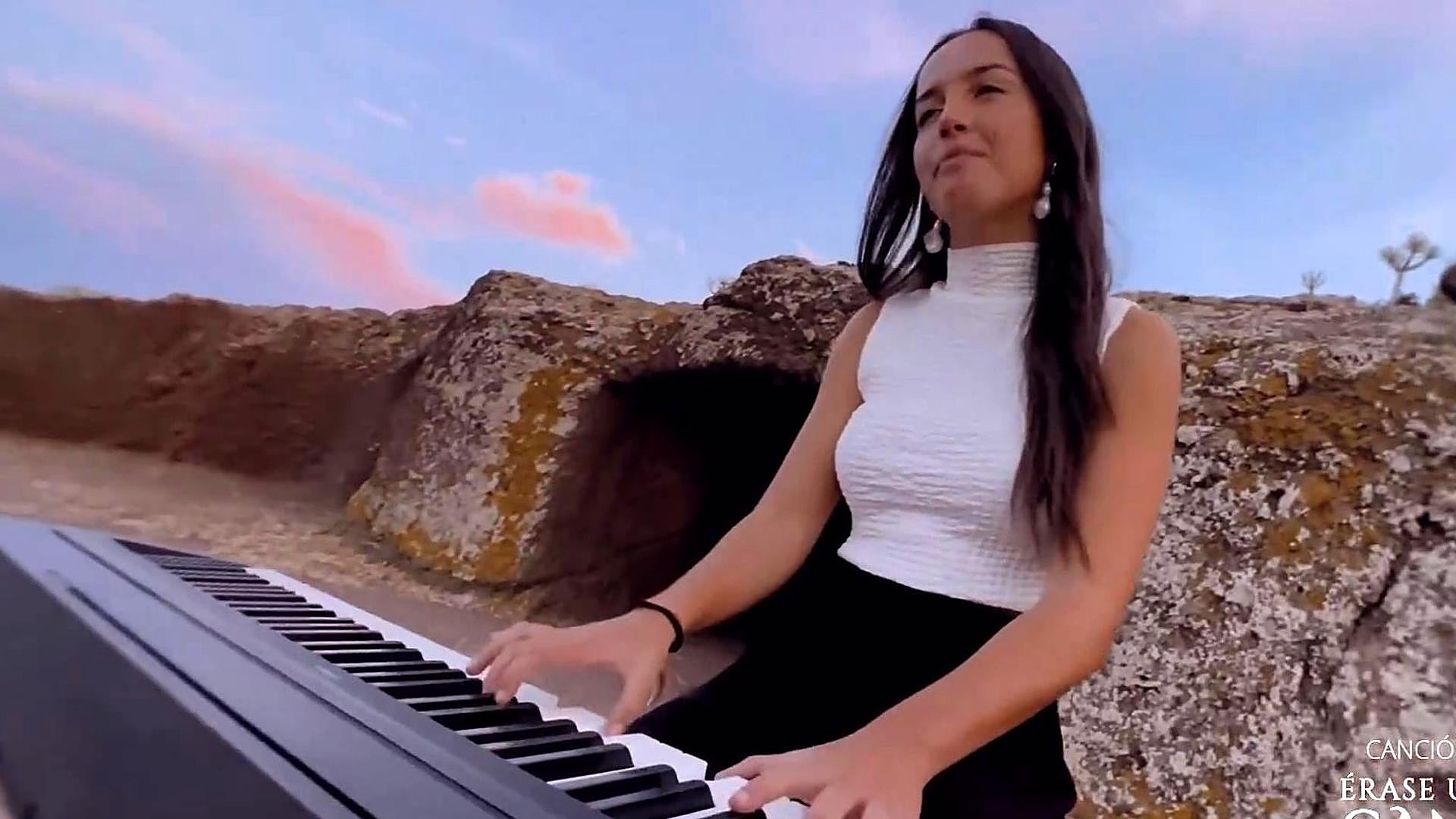 La canaria Ana Falcón, a las puertas de los Goya por la canción 'Si te ...