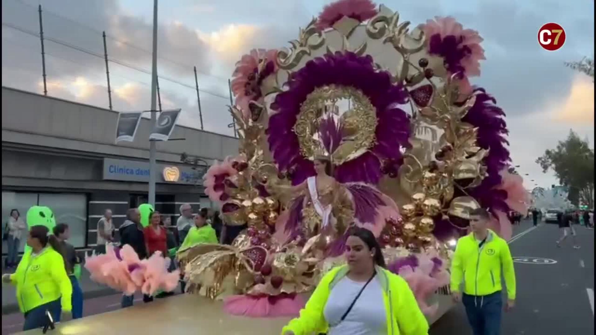 Así se vivió la gran cabalgata del carnaval de Las Palmas de Gran Canaria | Canarias7