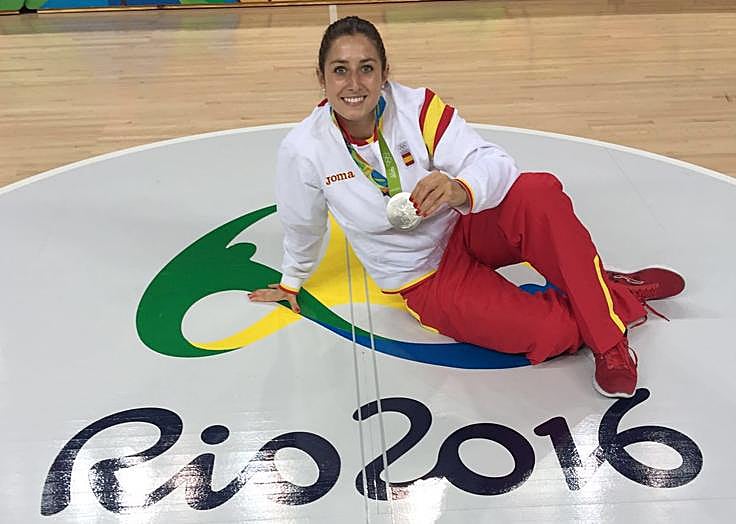 La grancanaria Leonor Rodríguez se retira del baloncesto con cuatro ...