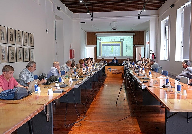 Bokep sotwe ibu dan anak this lady had a nice face, a