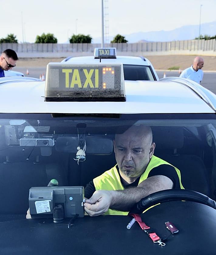 El taxi de Las Palmas de Gran Canaria cambia los taxímetros y empieza a ...