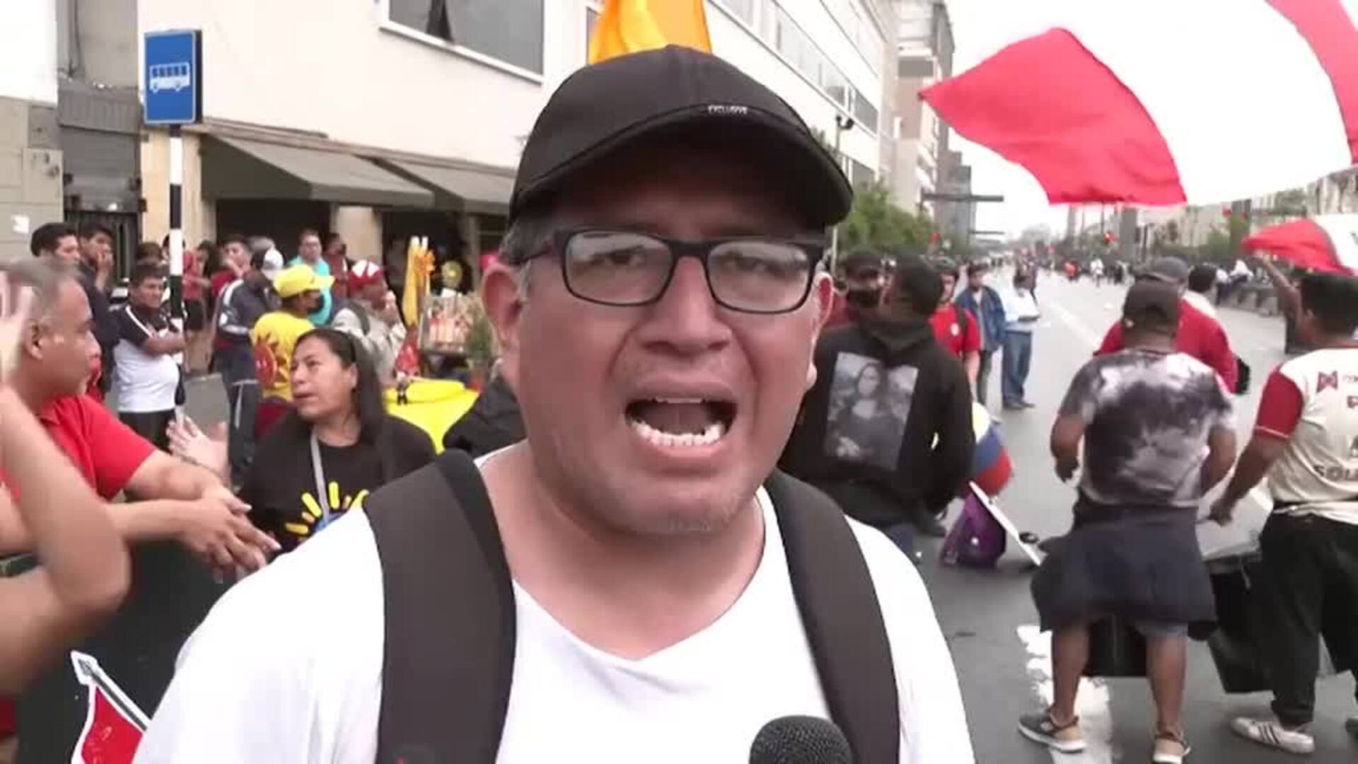 Dina Boluarte pide una tregua en las calles para frenar la tensión tras el intento de golpe de ...