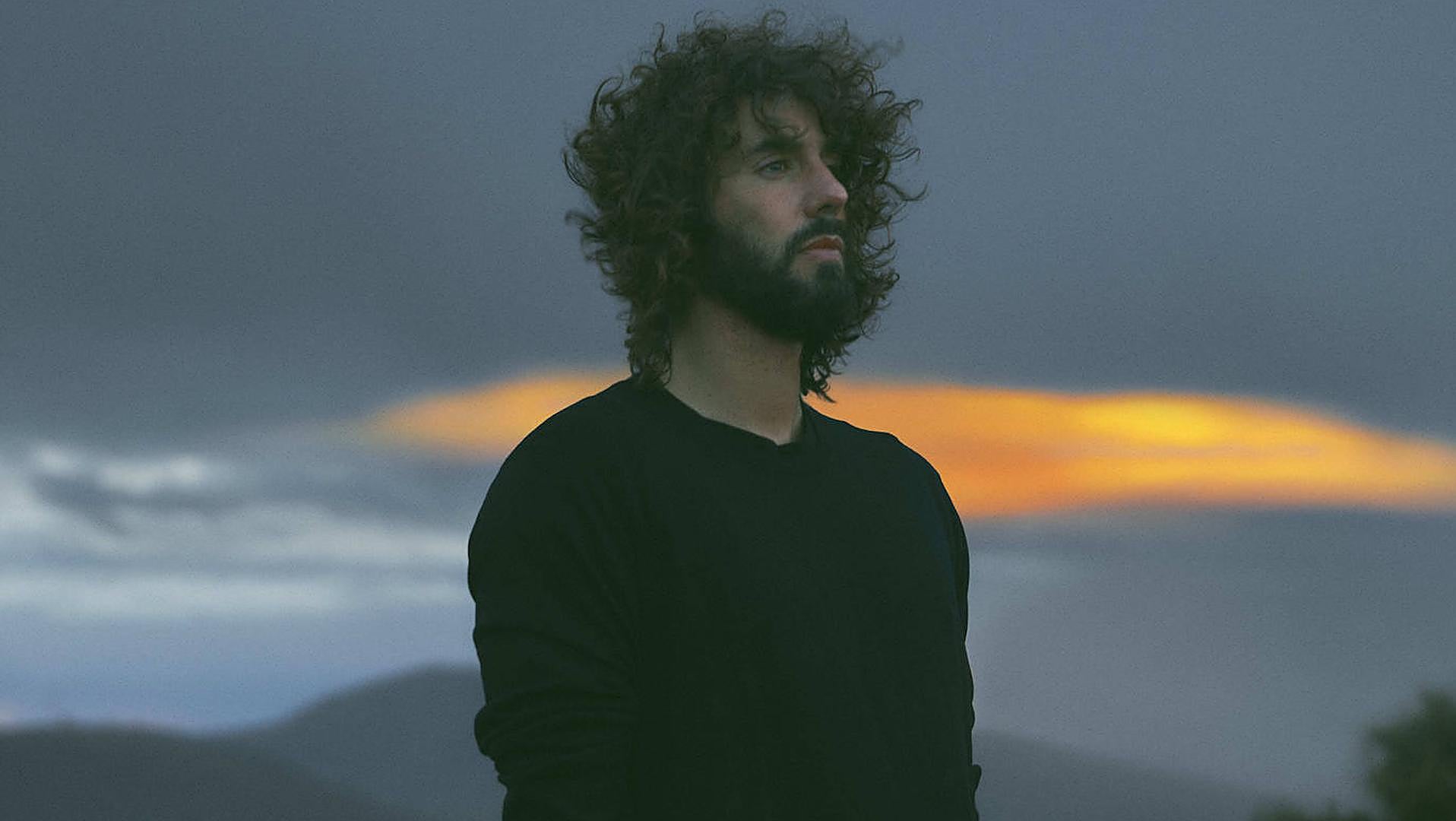 Mikel Izal se reinventa con 'La Fe', su primer single en solitario ...