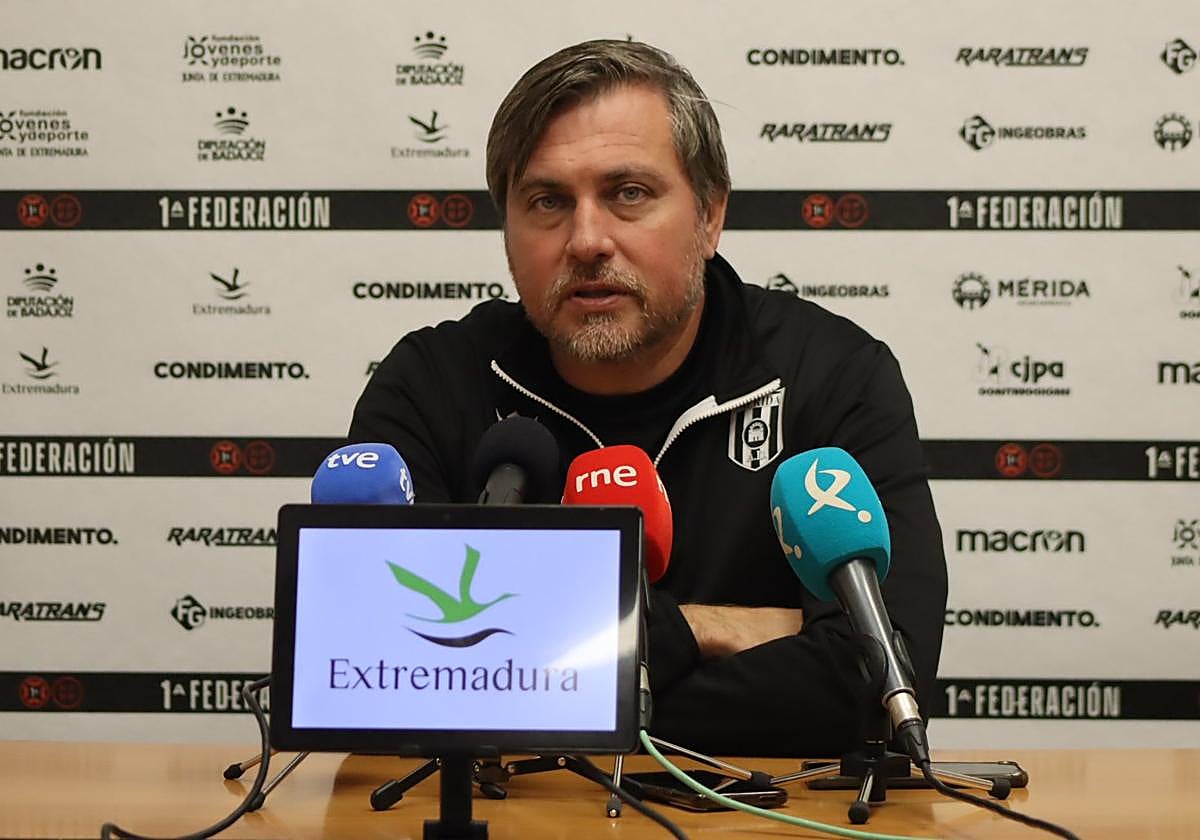 El Mérida despide por sorpresa a Manel Ruano días después de perder ...