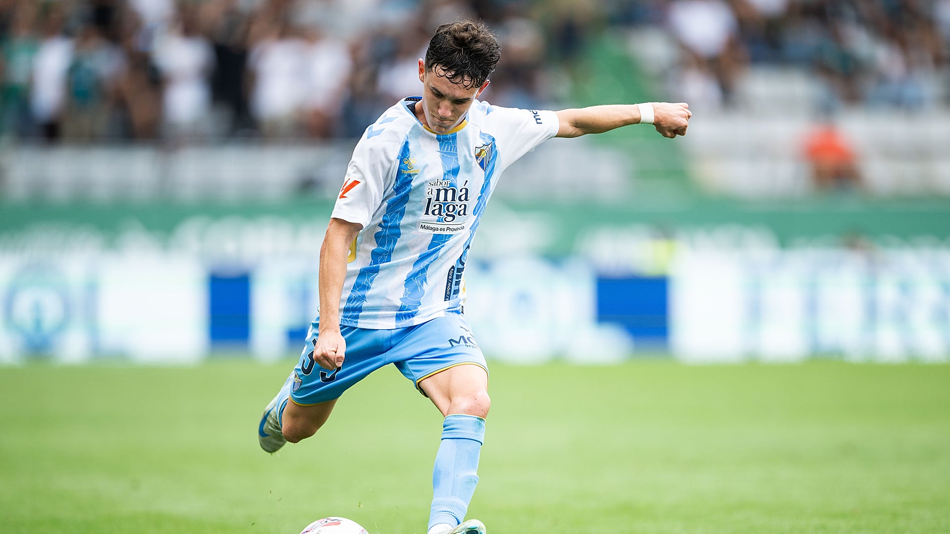 Aarón Ochoa llega a Málaga este viernes y estará disponible para ...