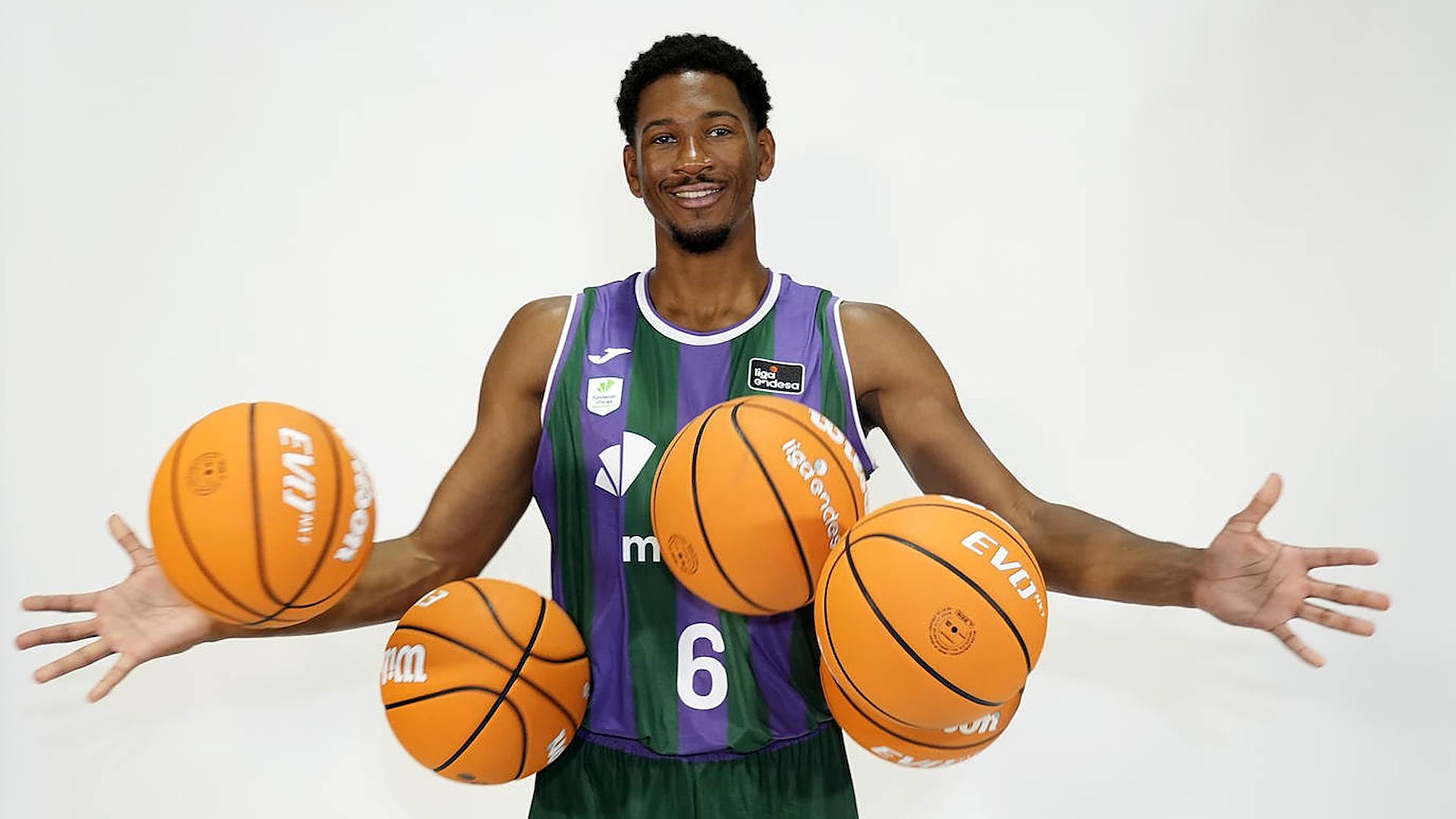 Kameron Taylor: «Tenemos en la cabeza tratar de ganar la Liga» | Diario Sur