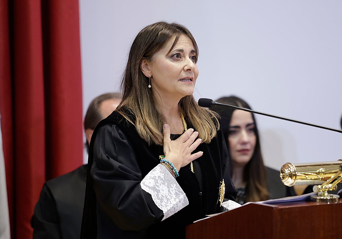 Flor Carrasco toma posesión como decana de los abogados de Málaga ...