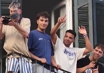 Los youtubers Erra y Juan Beato desatan la locura en Málaga | Diario Sur