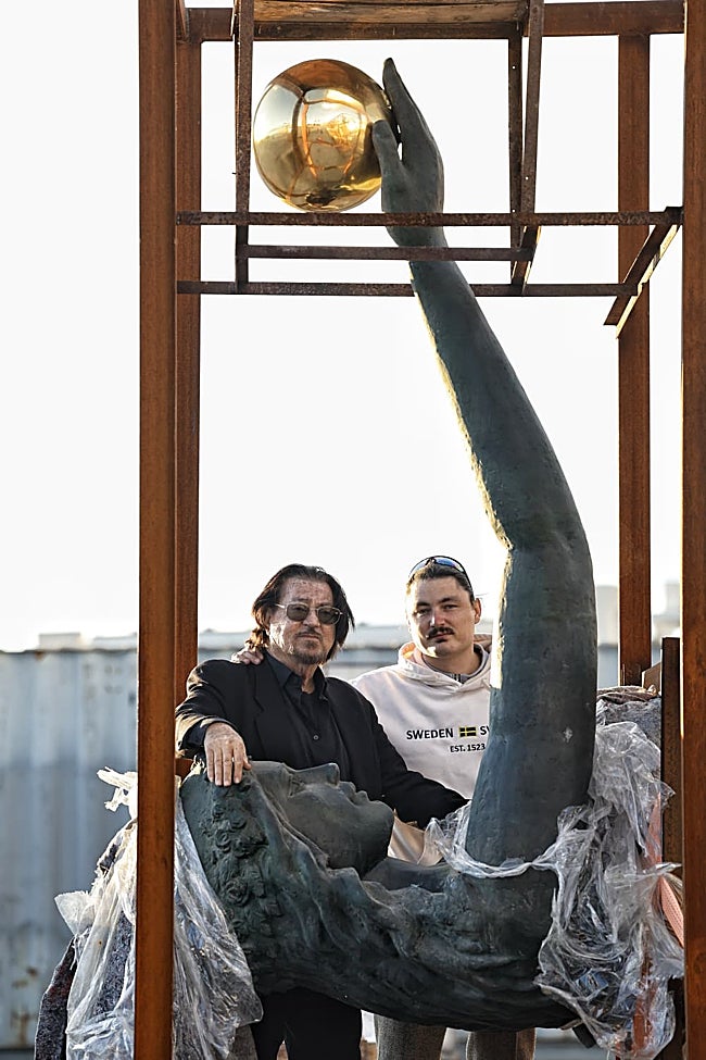 Ginés Serrán, el artista de las esculturas gigantes del Puerto: «Que ...