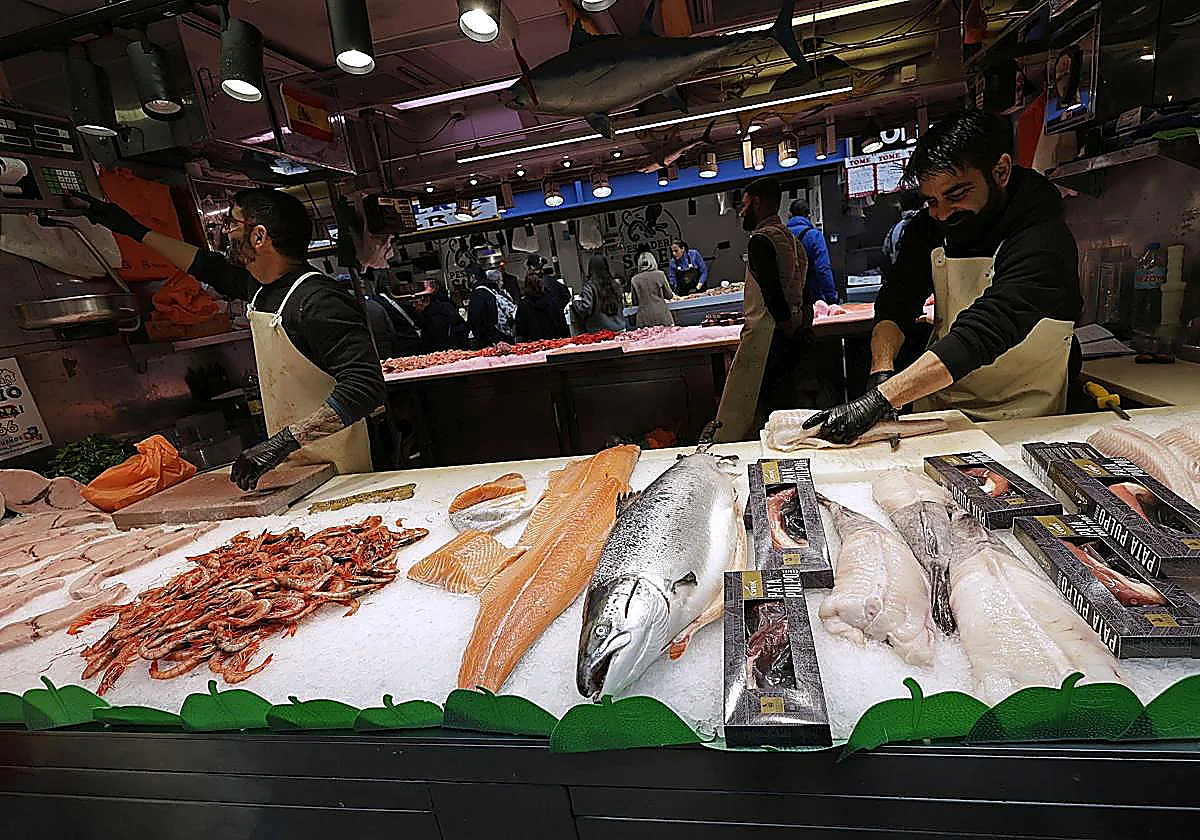 Ropa y calzado se abaratan por las rebajas, pero la cesta de la compra ...