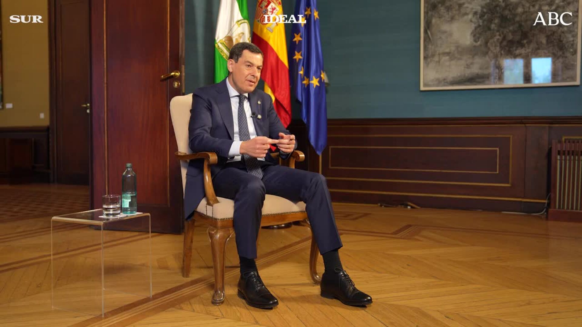 Juanma Moreno: "En unos temas coincido más con Ayuso y en otros con ...