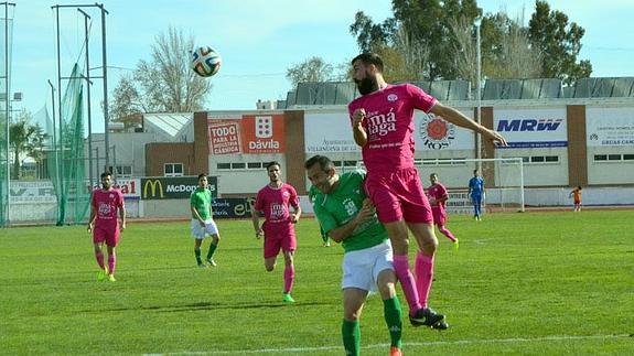 El Palo pierde en un partido de locos | Diario Sur
