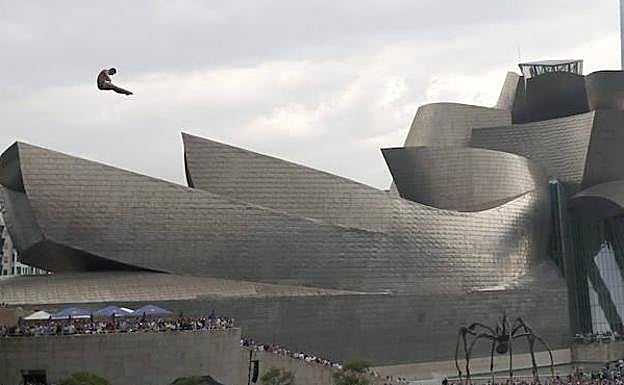 Steve LoBue repite triunfo en Bilbao ante 25.000 personas | El Diario Vasco