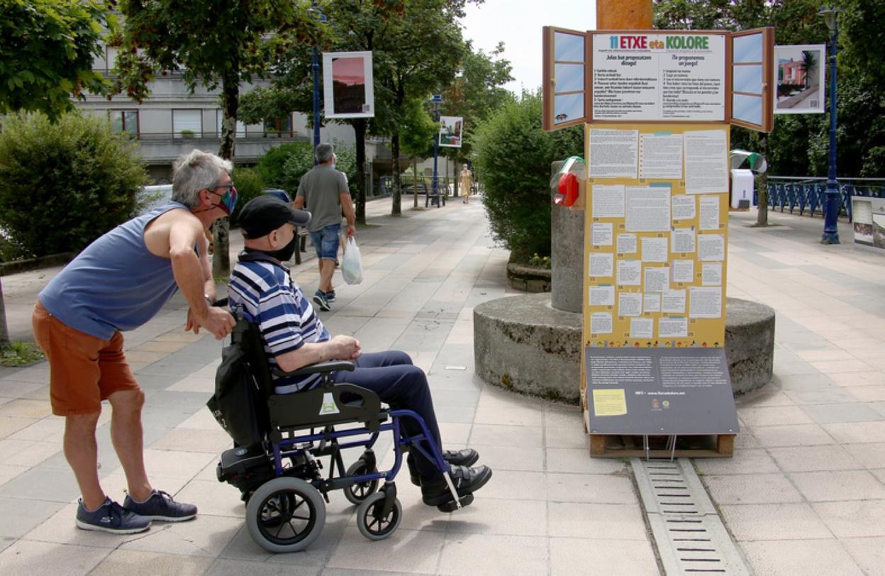 El paseo de Gabierrota acoge la exposición '11 etxe eta kolore' | El ...