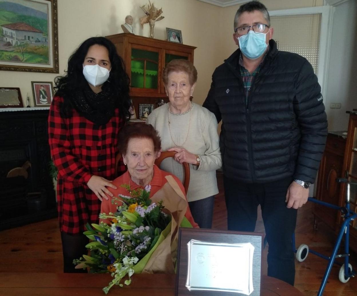 100 urte bete ditu Luisa Mitxelenak | El Diario Vasco