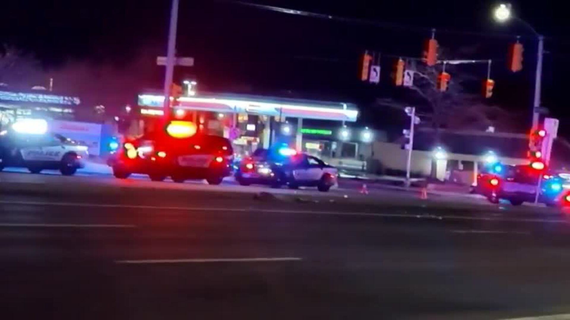 Mueren cinco personas en un tiroteo en un bar gay en la ciudad de ... Mueren cinco personas en un tiroteo en un bar gay en la ciudad de ...