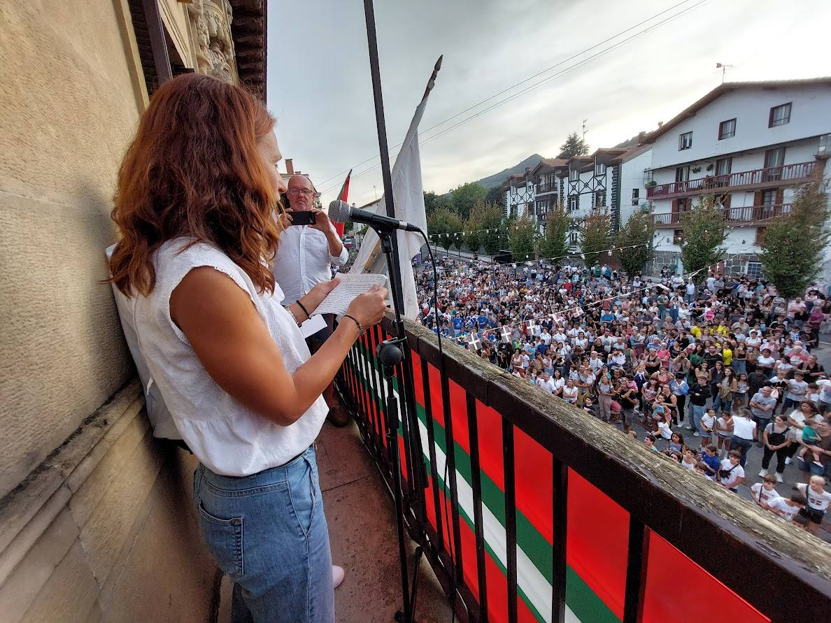 Txupinazo a ritmo de txistu en Urnieta | El Diario Vasco