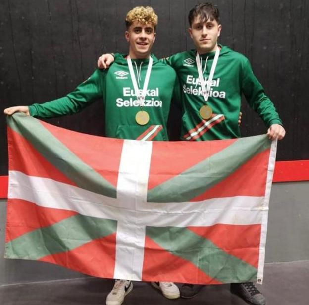 ZUMAIA: Gonzalo Agirrek irabazi du Mendeaurreko Pilota Batzordearen ... ZUMAIA: Gonzalo Agirrek irabazi du Mendeaurreko Pilota Batzordearen ...
