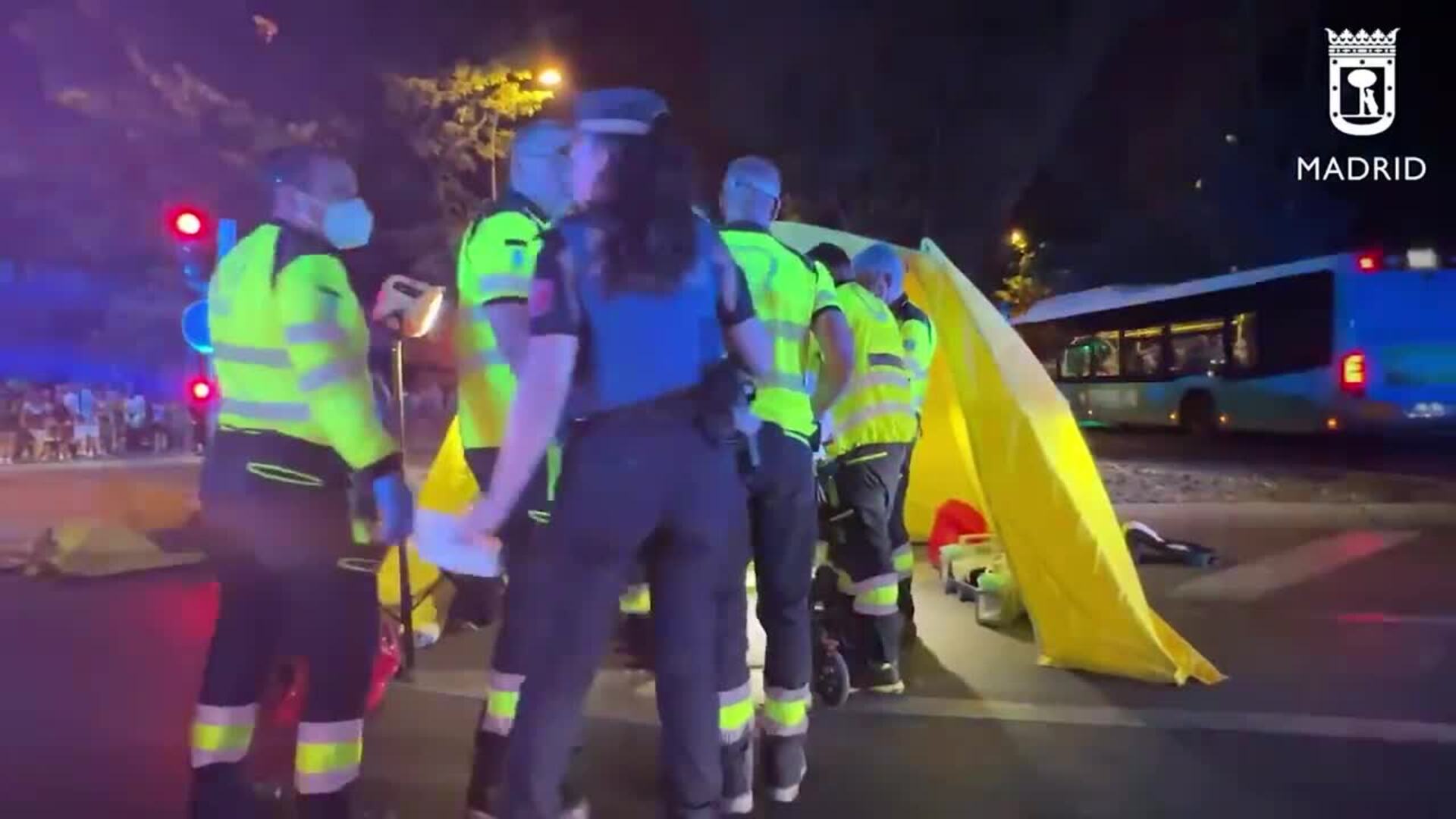 Una joven de 21 años, en estado muy grave tras ser atropellada por un vehículo que se dio a la ...