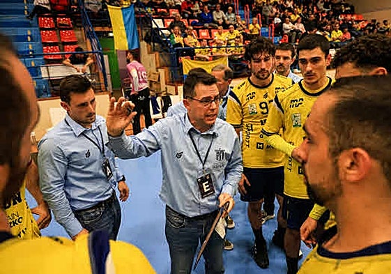 Borja Burguete dejará de ser segundo entrenador del Bidasoa | El Diario ...