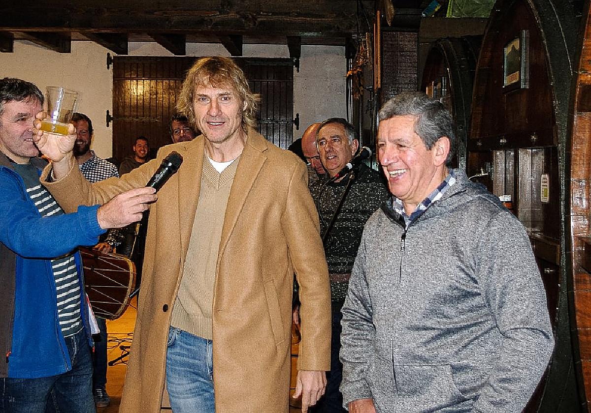 Ola Sagardotegia abrió la temporada sidrera de la mano de Julian Yantzi ...