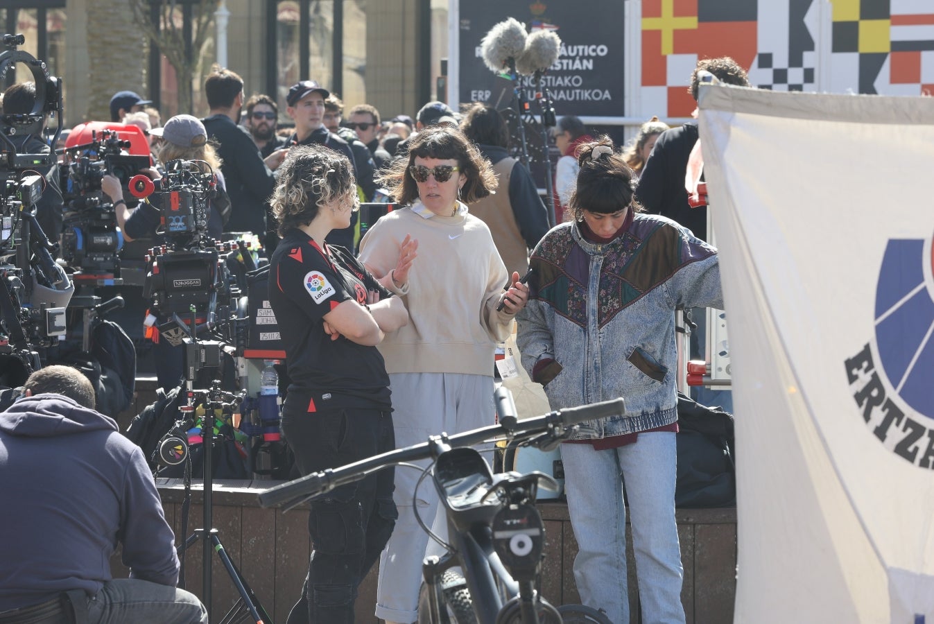 Rodaje en Donostia de la película 'Ya no quedan junglas adonde regresar' | El Diario Vasco