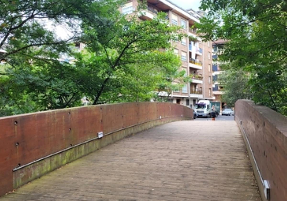 Azkoitia: El puente peatonal que une Altzibar y Jausoro estará cerrado hasta mañana | El Diario ...