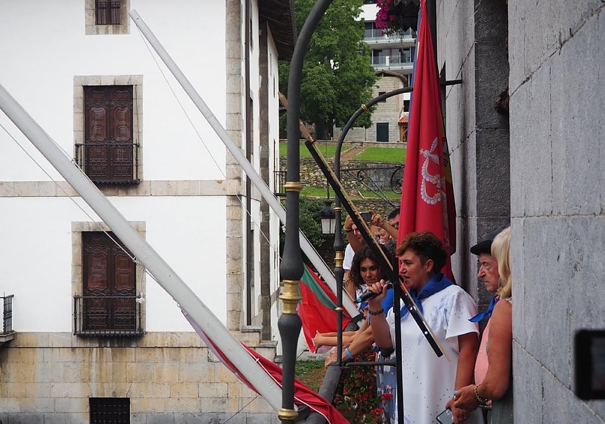 Azkoitia: Festetan parte hartzen duten herriko elkarte, talde eta ...