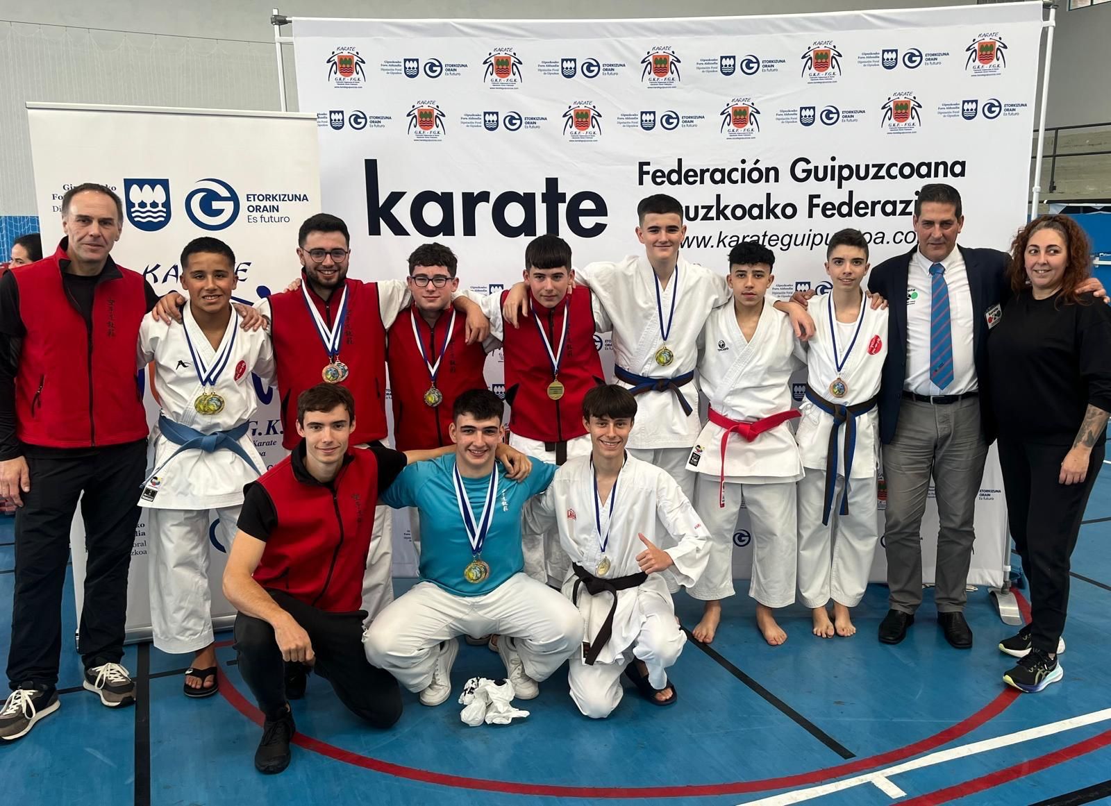 Los miembros de la asociación Kanku regresan con medallas del ...