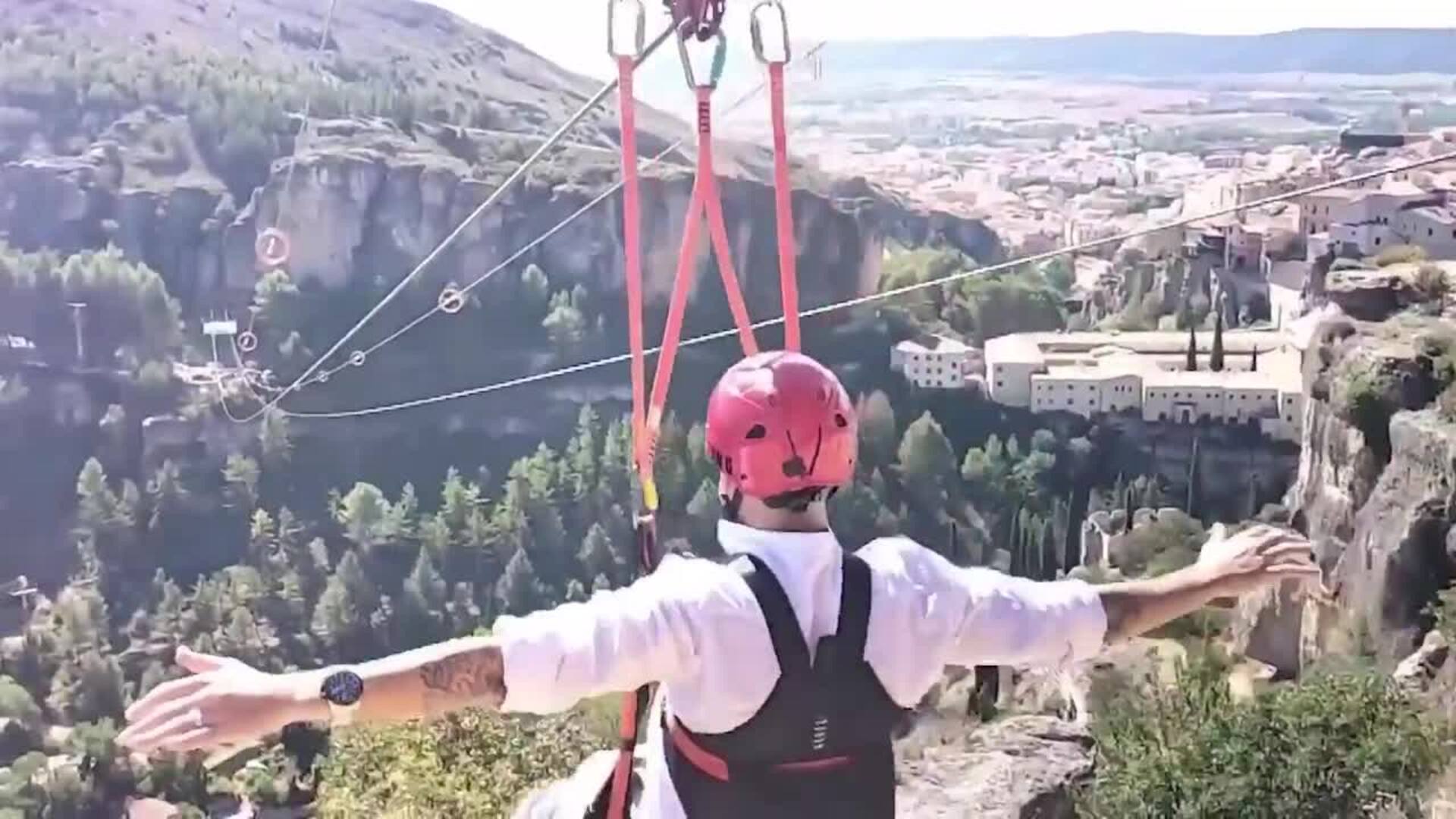 La tirolina doble urbana más larga de Europa cumple un año | El Diario ...