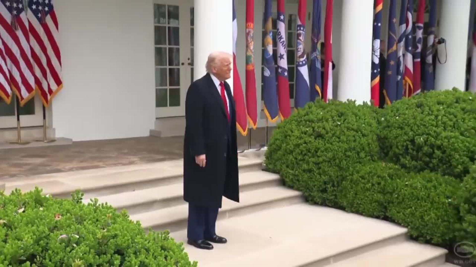 Nuevo temblor en las bolsas: El Ibex 35 se desploma un 2,6% tras la entrada de los aranceles ...