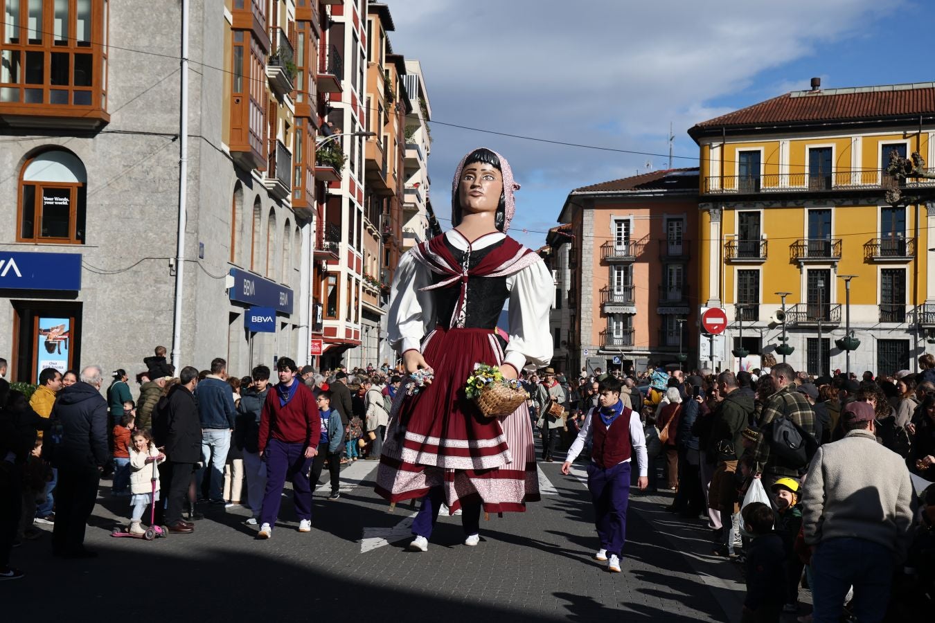 Piratas y payasos tomas las calles de Tolosa | El Diario Vasco