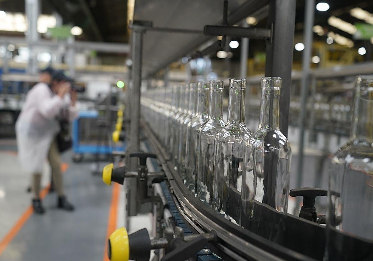 El imperio vasco del vidrio que compra una empresa chilena de envases ...