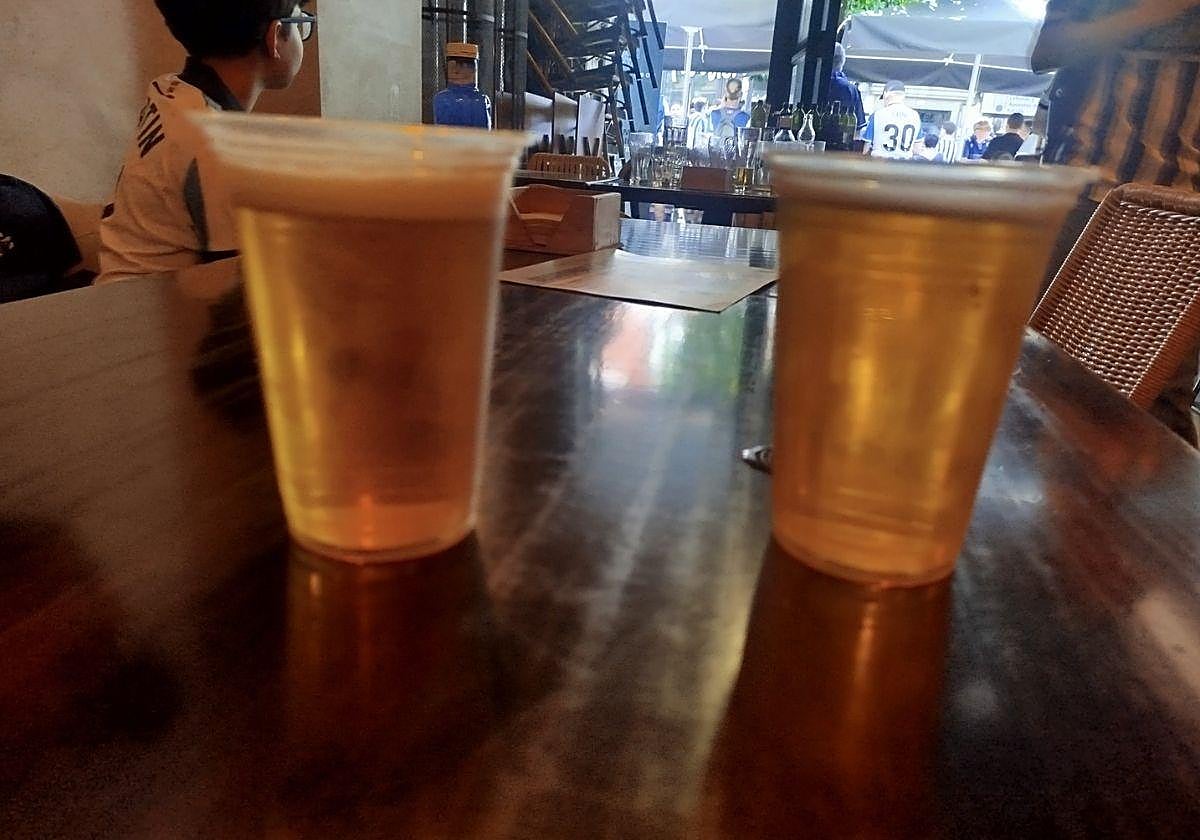 Una cerveza a 5 euros desata el debate entre donostiarras y sevillanos ...
