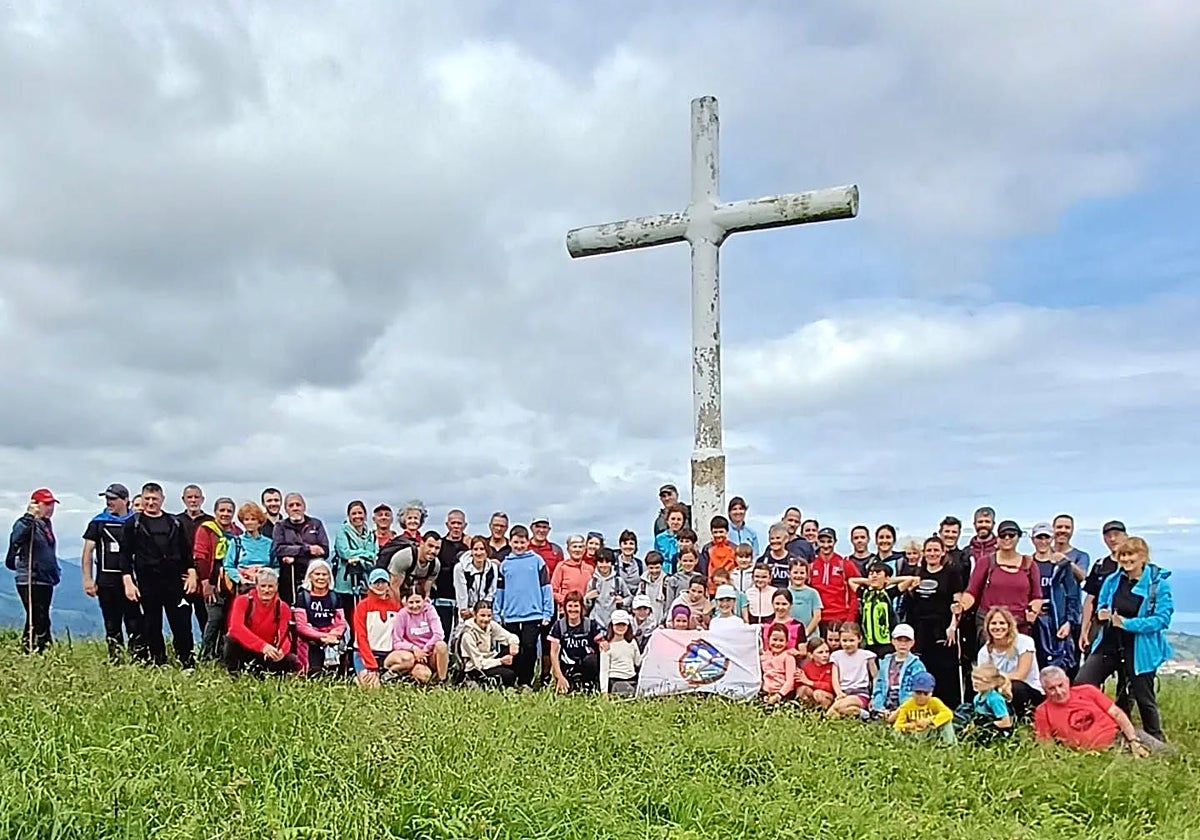 Indamendi Mendi Bazkunak Pasaia eta Hondarribia arteko ibilaldia ...