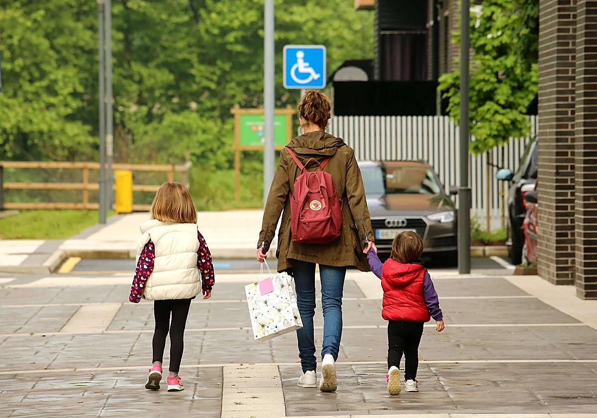 Euskadi aprueba hoy ampliar la ayuda de 200 euros hasta los niños de 4 ...
