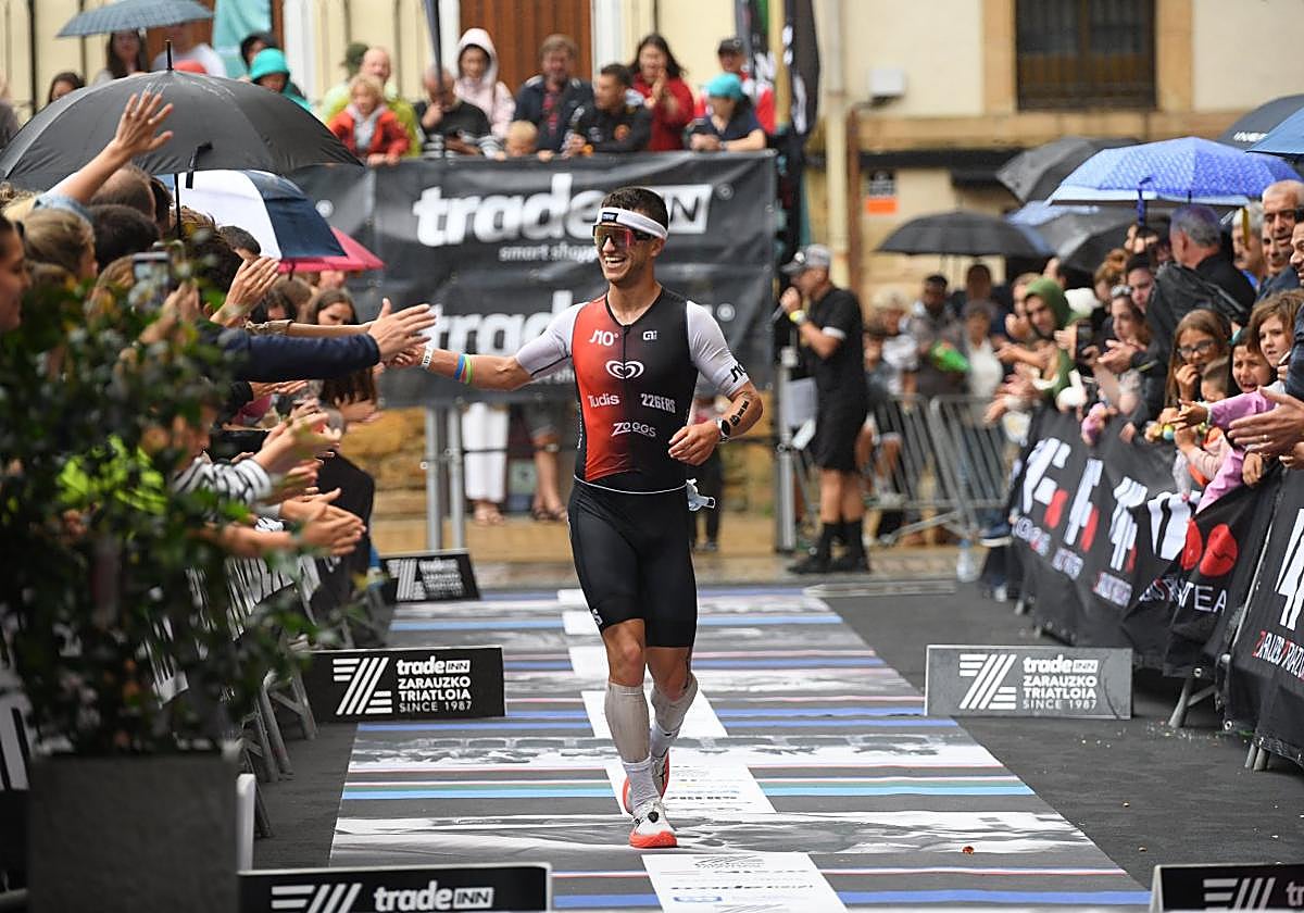 Montiel y Siffert defienden su txapela en el Triatlón de Zarautz | El ...