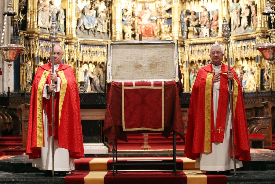 Fotos: El Santo Sudario se exhibe este mediodía en la Catedral | El ...