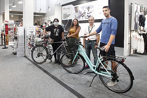 Sara Pazos y Elvira Suárez ganan las bicis del sorteo de ELCOMERCIO on+ ...