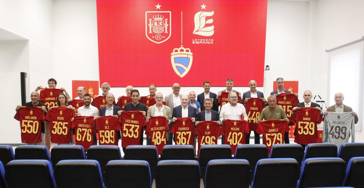 Asturias homenajea a sus futbolistas internacionales | El Comercio ...