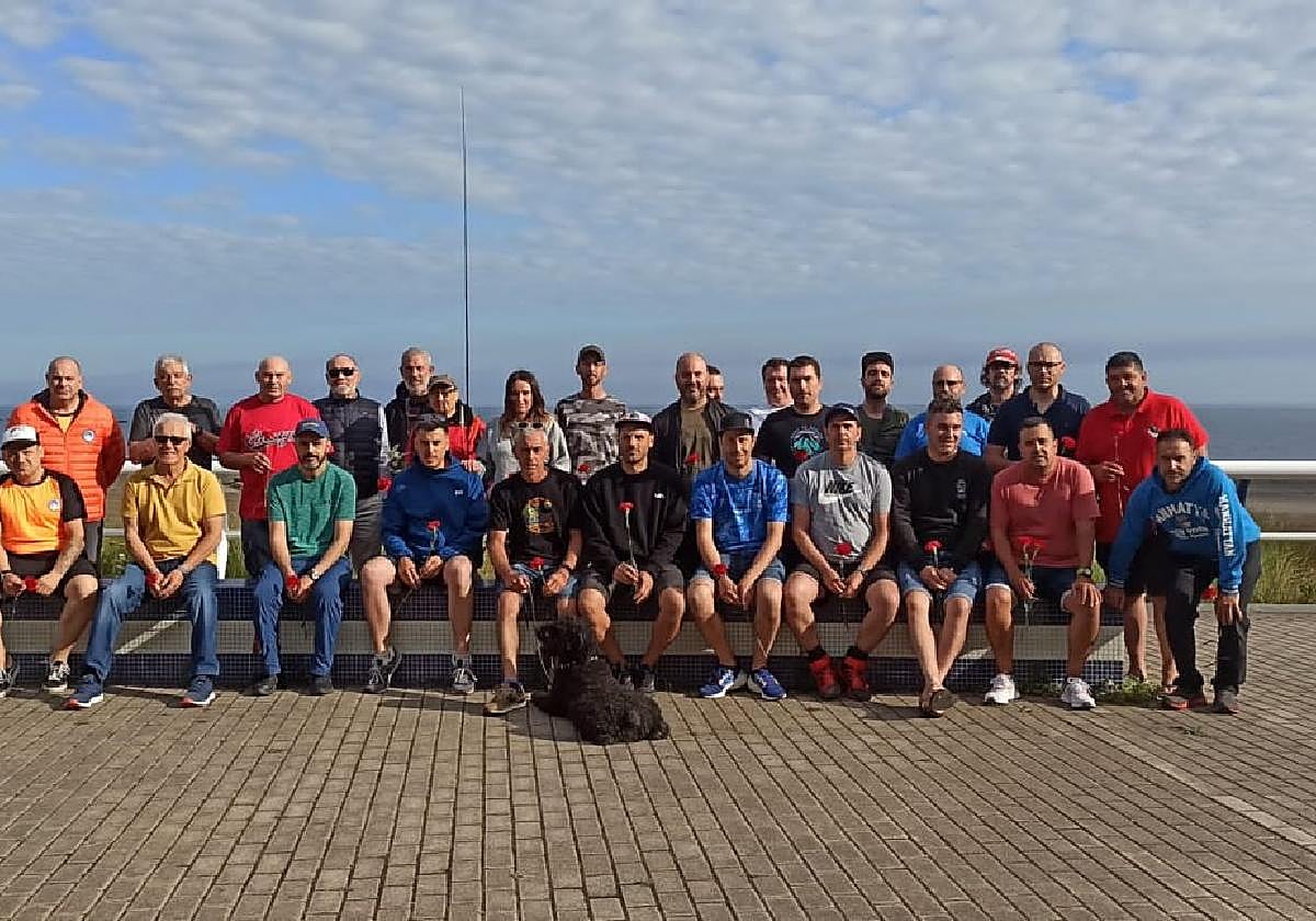 Recuerdo a Falo Hevia en la playa de Los Quebrantos | El Comercio: Diario de Asturias