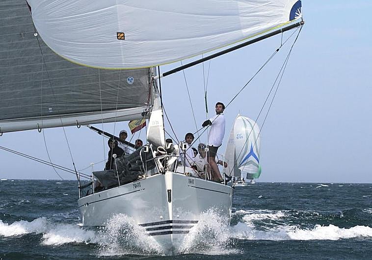 El 'Great Sailing One' toma el mando en la Regata Universidad | El Comercio: Diario de Asturias
