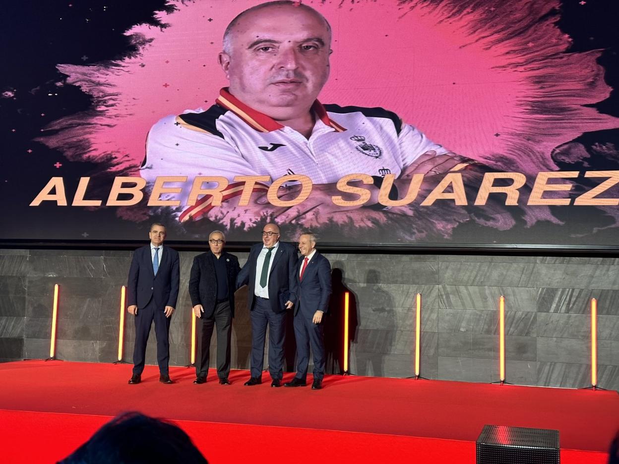 Manolo de la Cámara y Alberto Suárez, insiginia olímpica | El Comercio ...