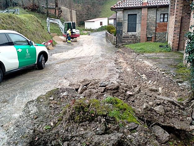 Mejoras en los caminos del núcleo de Cortines | El Comercio: Diario de ...