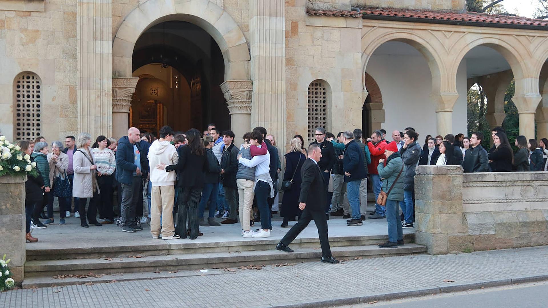 Emotiva despedida en Gijón a María López Díaz | El Comercio: Diario de ...